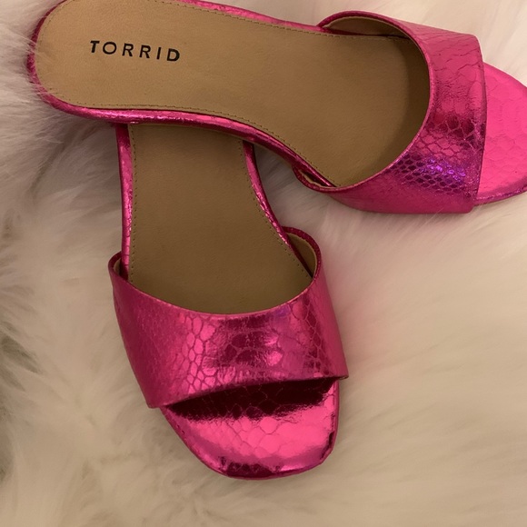 torrid | Shoes | Torrid Neon Pink Faux Leather Snakeskin Mule Heel ...